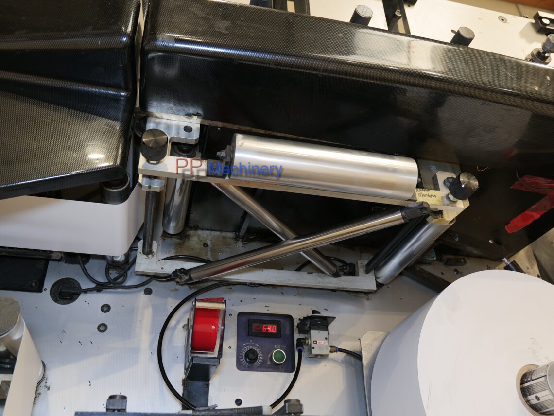 Edale Alpha 5 colours flexo label press + 4 colours flexo – 2 machines ...